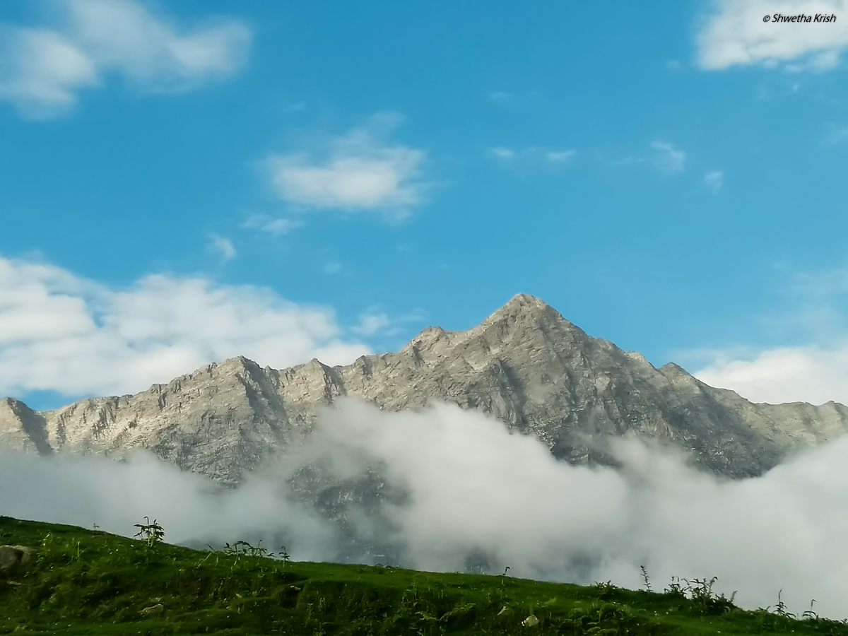 Trekking in Triund, Himalayas - Shoe Pen Lens
